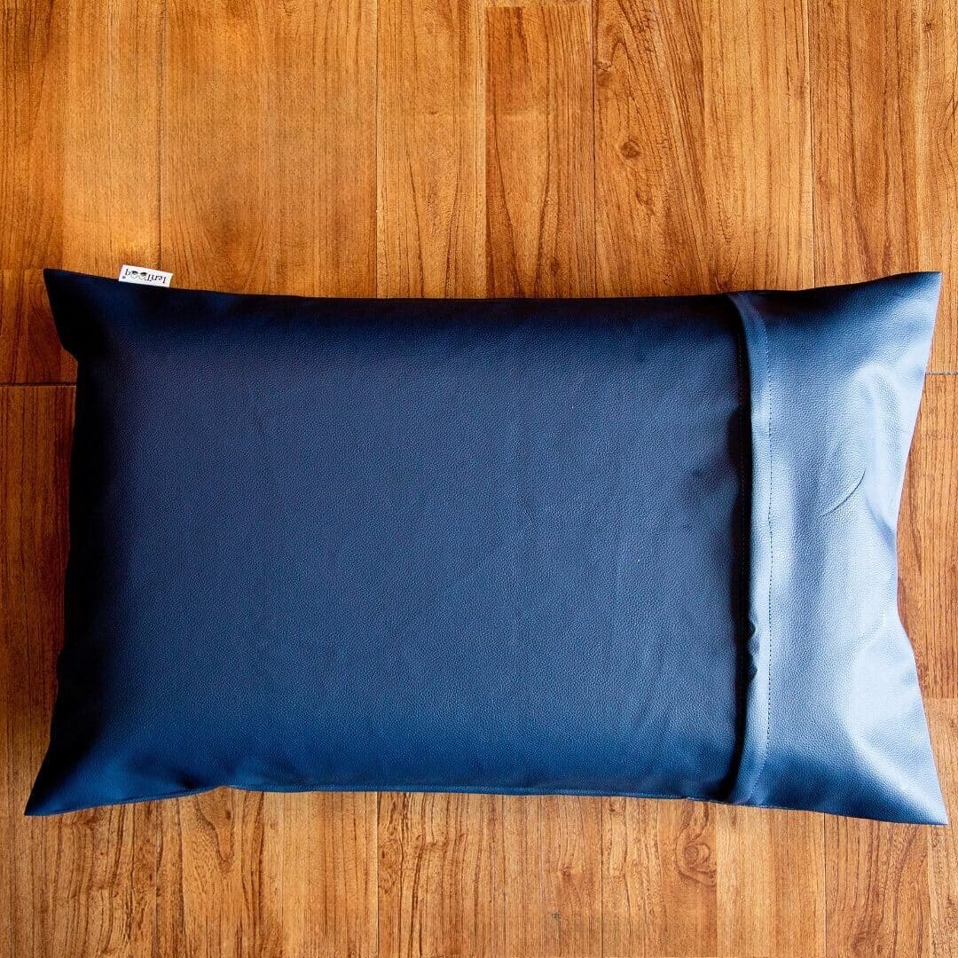 Waterproof Zippered PVC Pillowcase | iElder — iElder.Asia (Asian ...